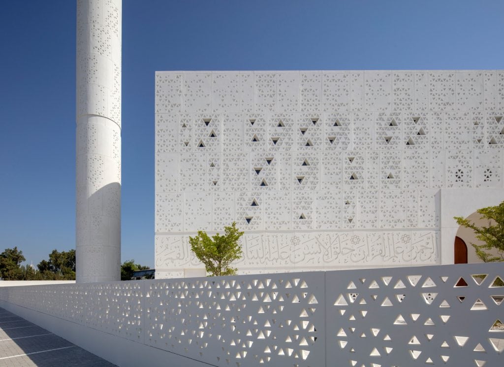 Contemporary Mosque Designed by Dabbagh Architects – the First Mosque ...