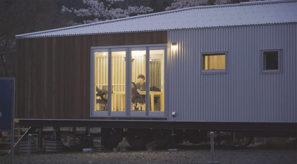 Trailer houses for a new working style from Space eXperience Design ...
