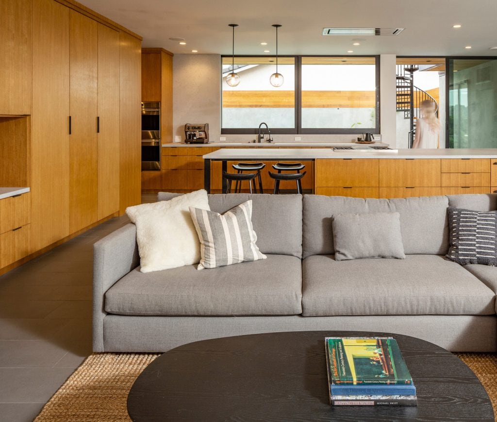 “Wrap Recess House” by ANX Maximizes Outdoor Living Without Sacrificing ...