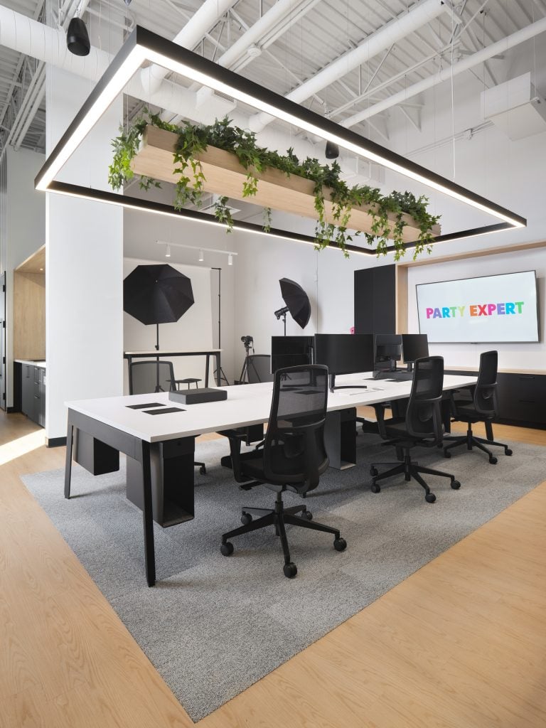 Groupe Party Expert unveils contemporary headquarters designed by VAD ...