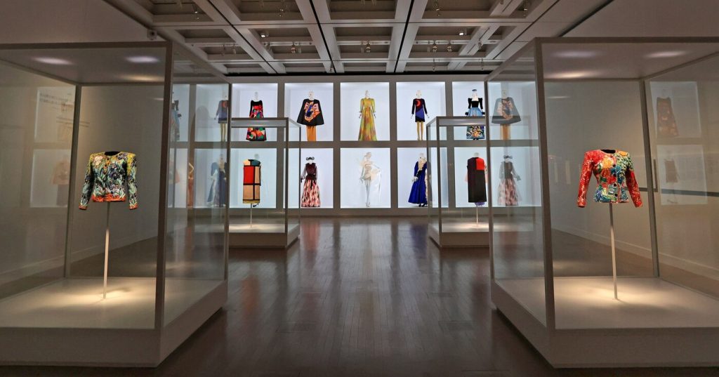 Yves Saint Laurent Exhibition Timeless Style at the National Art Center ...