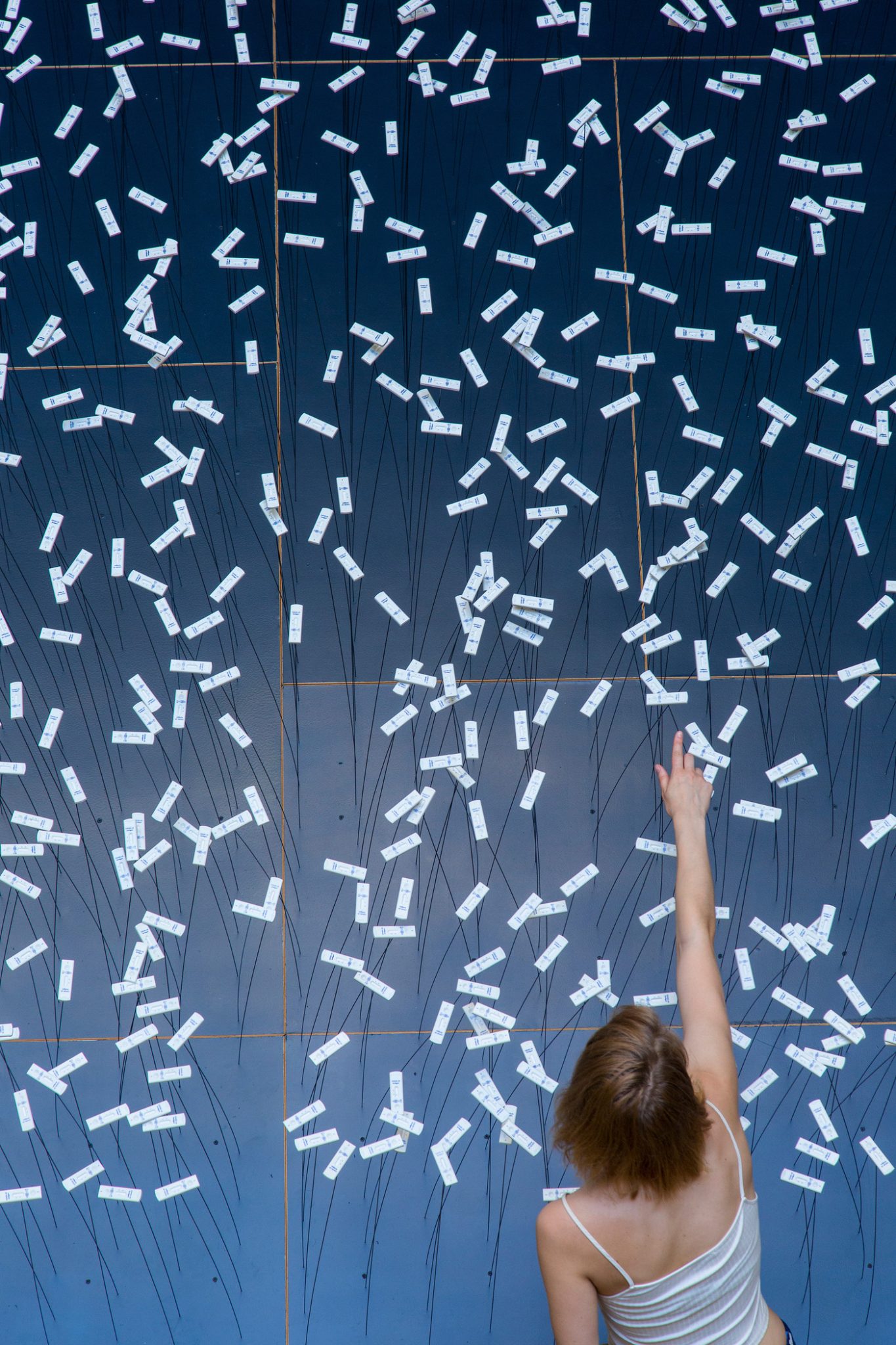 Les Fleurs de la Maladie: Art Installation from Recycled COVID-19 Tests ...