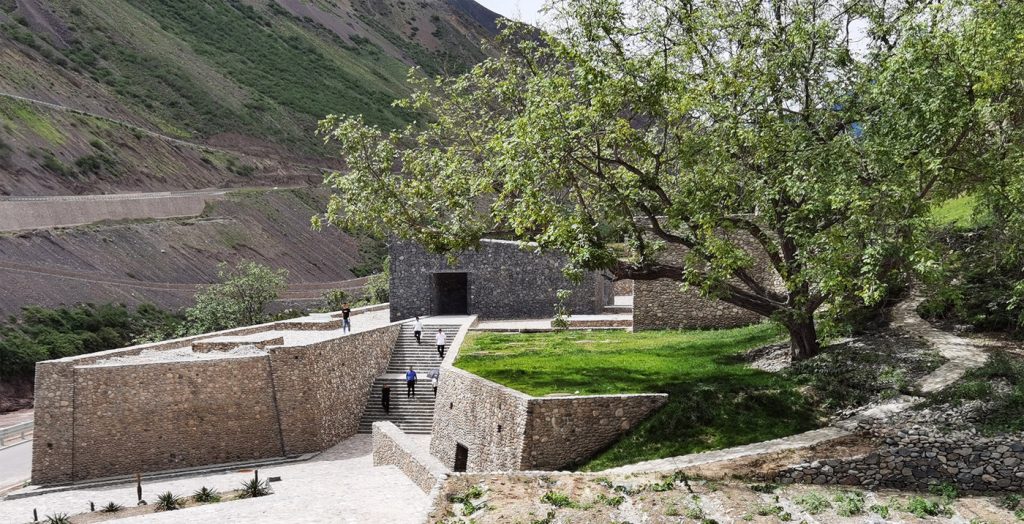 PL-T建築事務所がチベットに「クジカ1865ワイナリー」を完成 – ADFウェブマガジン｜ADF Web Magazine – 建築×アート ...