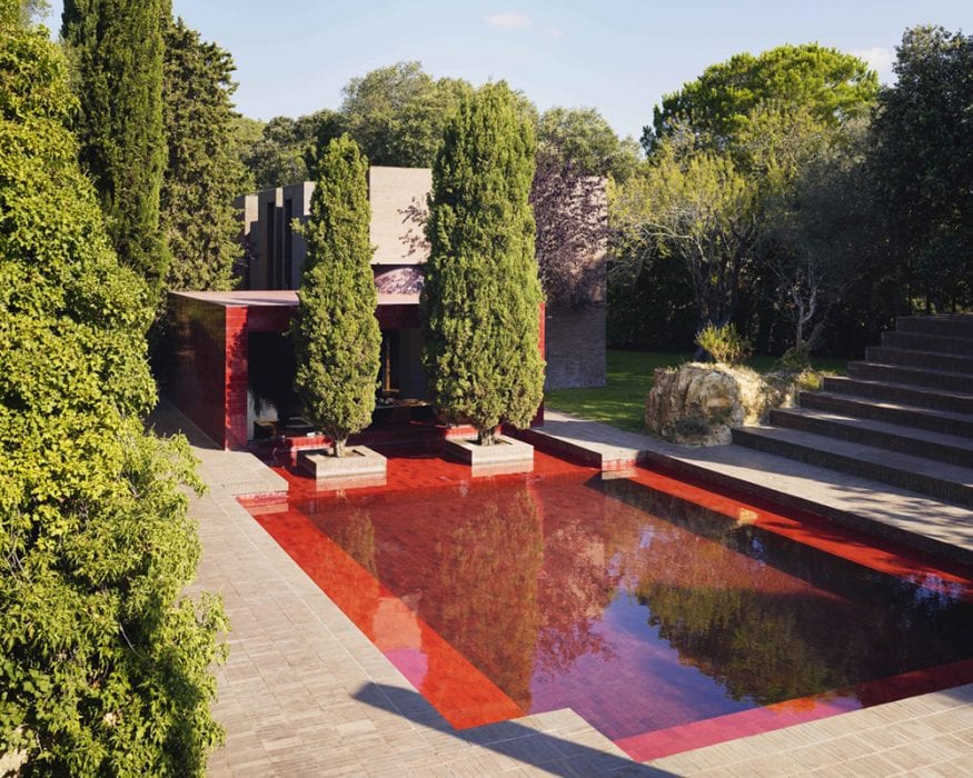 7 iconic designed pools around the world are here to refresh your eyes ...